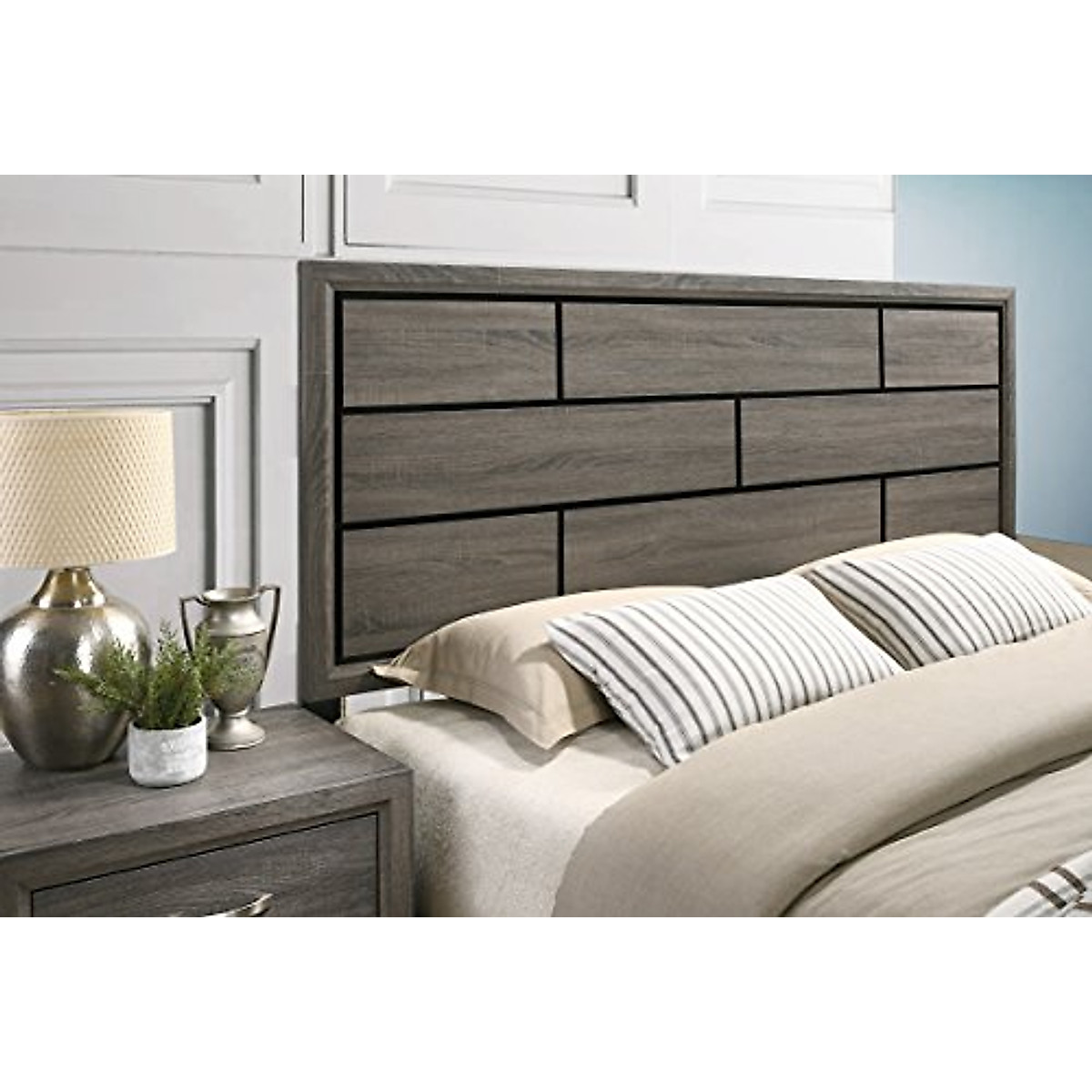 Roundhill Furniture Stout Panel Queen Size Bedroom Set with Bed, Dresser, Mirror, 2 Night Stands, Chest, Grey