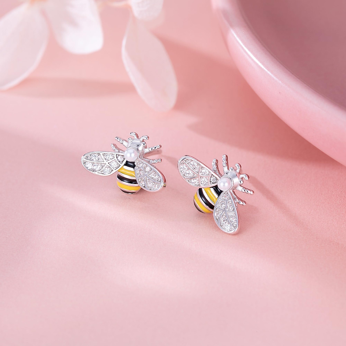 Reffeer 925 Sterling Silver Cute Bee Earrings Stud for Women Teens Girls Bee Studs Earrings Small Freshwater Pearl Earrings (A-Silver)