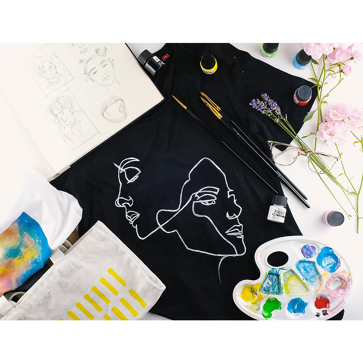 Mont Marte Permanent Fabric Paint Set 8 x 20ml Vivid Colours for Textile, Fabric, T-Shirt, Canvas, Wood, Ceramic, Glass