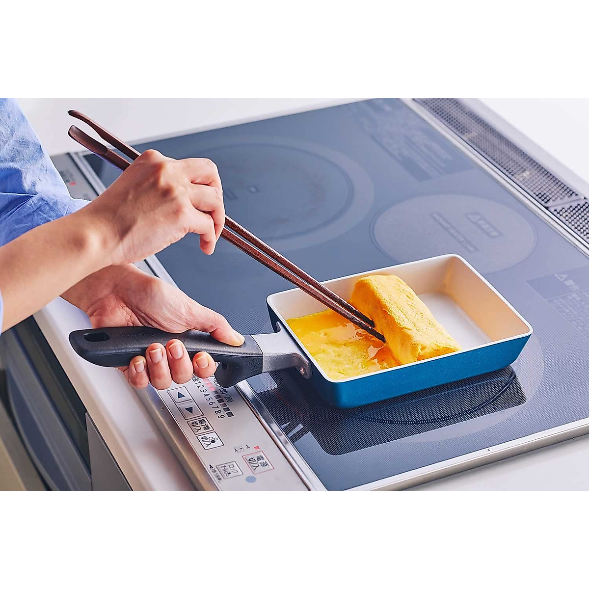 Kyocera IH CF-EC-WBU-BC Egg Pan, 5.1 x 7.1 inches (13 x 18 cm), White, Blue Cerabrid Frying Pan