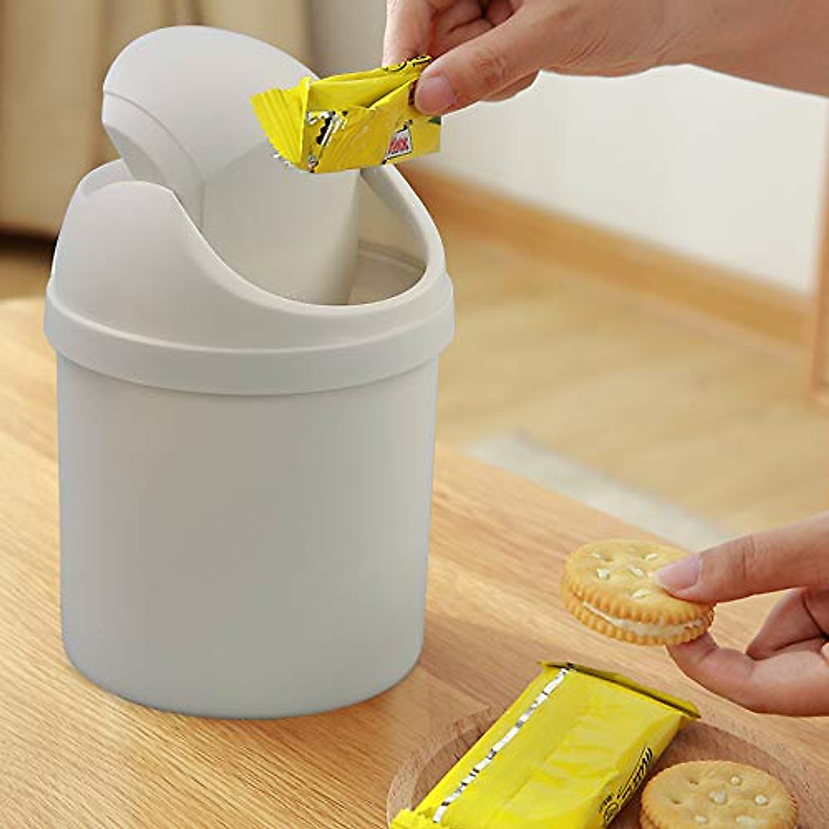 DynkoNA Mini Desktop Waste Bin, Countertop Garbage Can with Lid (White)