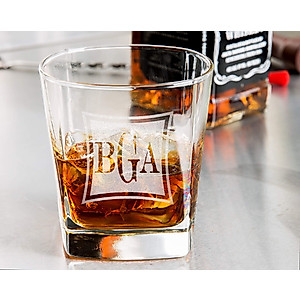 Custom Whiskey Monogram Wreathe Bourbon Rock Glasses Engraved Scotch Glass for Dad Birthday Fathers Day Gift Groomsmen Husband Wedding Gifts for Her