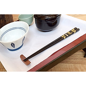 Hashimoto-Kousaku Wajima Japanese Natural Lacquered Wooden Chopsticks Reusable in Gift Box, Seasonal Scenery Naminohana (Black) Made in Japan, Handcrafted
