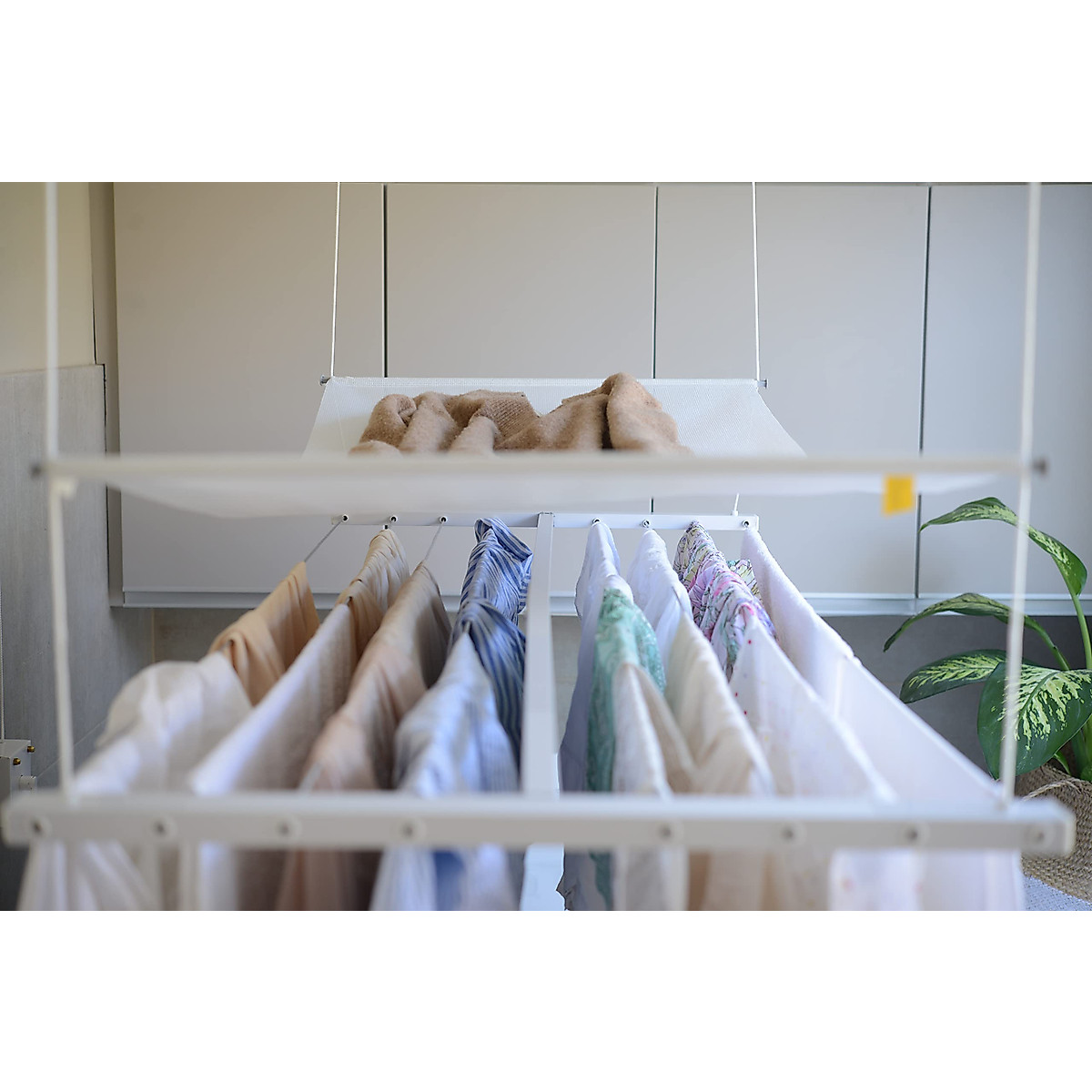 Höllsen Ceiling Mounted Clothes Drying Rack Made of Aluminium Perfect Design for Laundry Room