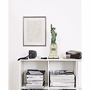 LEGO Architecture Statue of Liberty 21042 Model Building Set - Collectible New York City Souvenir, Creative Home Décor or Office Centerpiece, Great Gift Idea for Adults and Teens