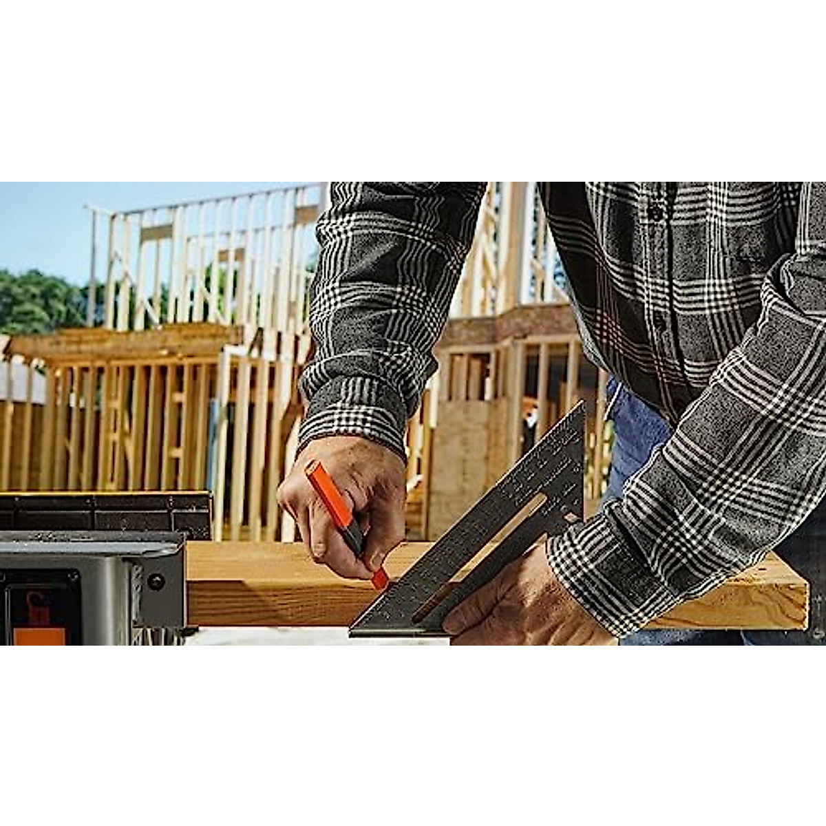 BOSCH GKS18V-22B25 18V Brushless Blade-Right 6-1/2 In. Circular Saw Kit with (2) CORE18V 4 Ah Advanced Power Batteries