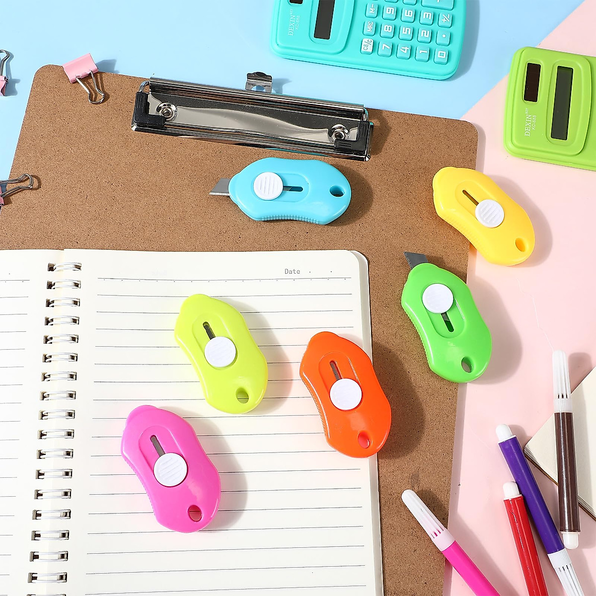 Lasnten 100 Pcs Mini Retractable Utility Knife Box Cutter Lightweight Colorful Cloud Shape Pocket Knife for Letter and Small Box Opening Suitable for Home Office Hobby Use Crafts, Random Color