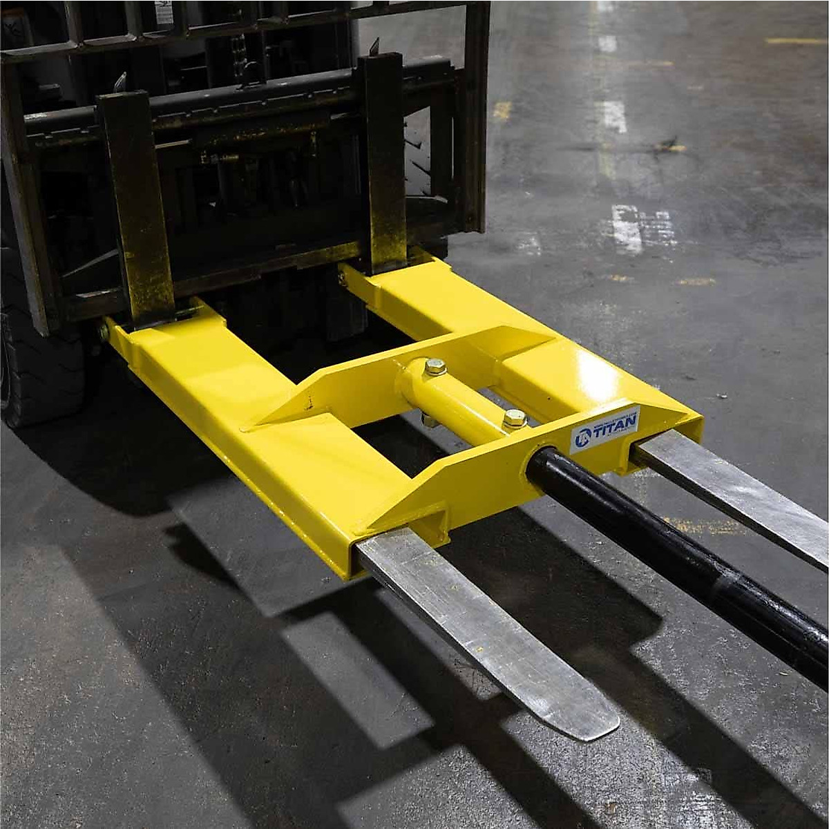 Titan Attachments 9 FT Carpet Pole Attachment, Fork Mounted Rug/Carpet Pole, 2,000 LB Capacity, 108-in x 2.75-in