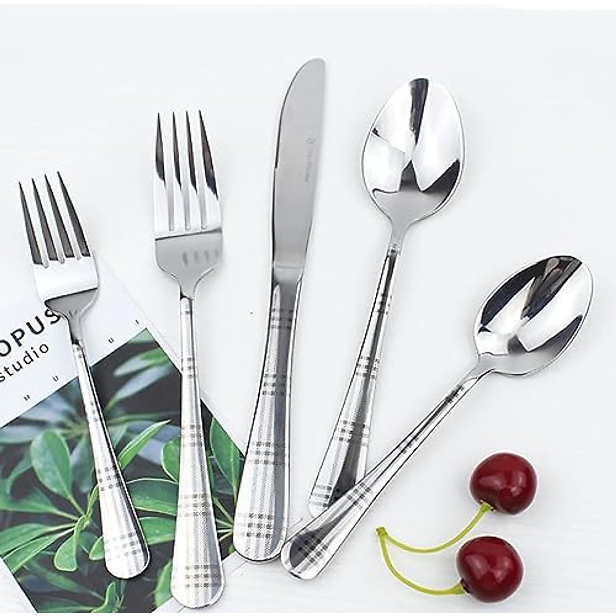 Silverware Set Flatware Retro Black Polka Dots for 4 Utensil Cutlery Geometric，Mirror Polished，Great for Famil，Dinnerware，Gatherings Daily Use–Spoons,Knives,Teaspoons,Forks 20-Piece