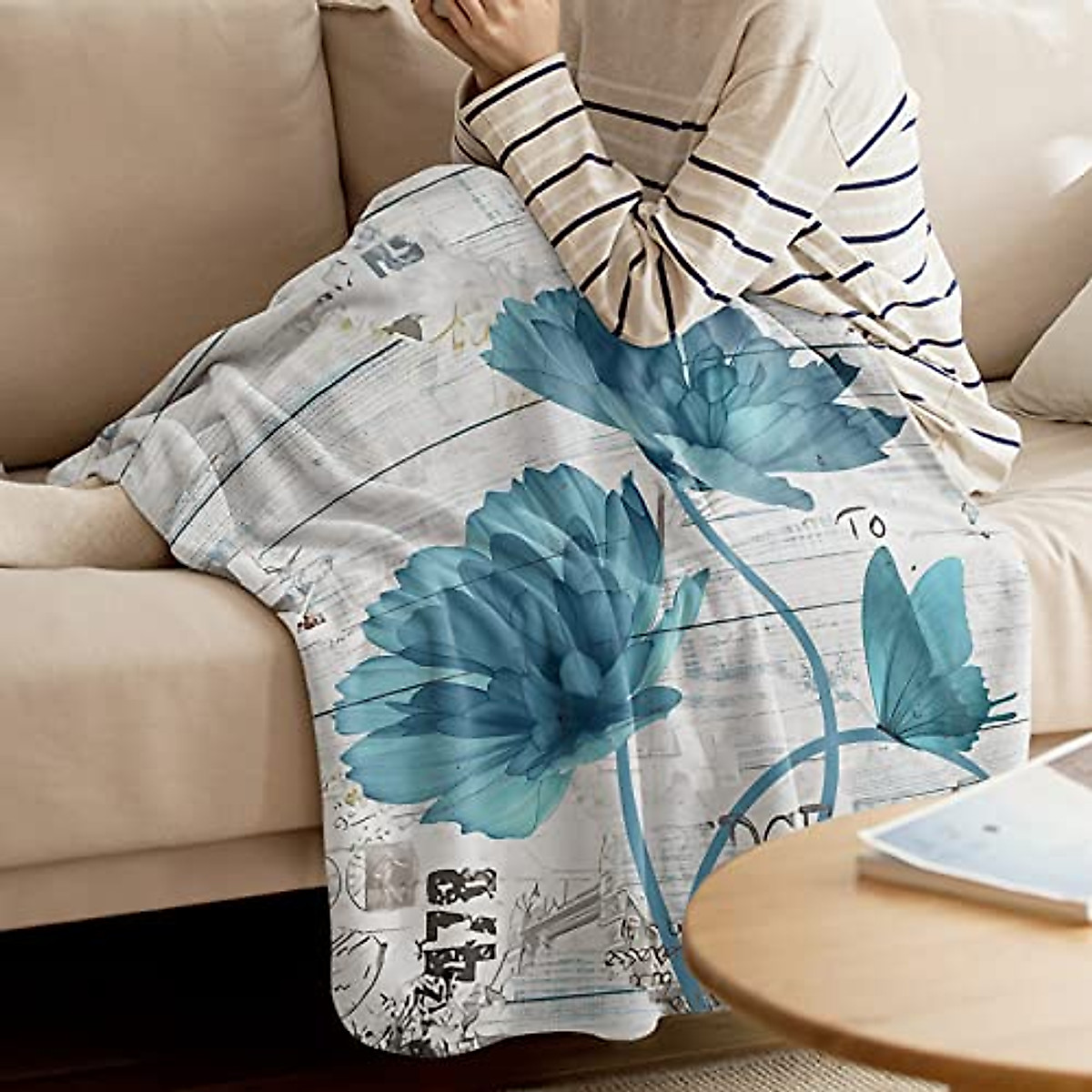 Blue Floral Soft Fleece Throw Blanket, 40x50inch Lightweight Microfiber Blanket, Warm Cozy Couch Bed Sofa TV Blankets for All Seasons, Watercolor Abstract Flowers on Retro Wooden