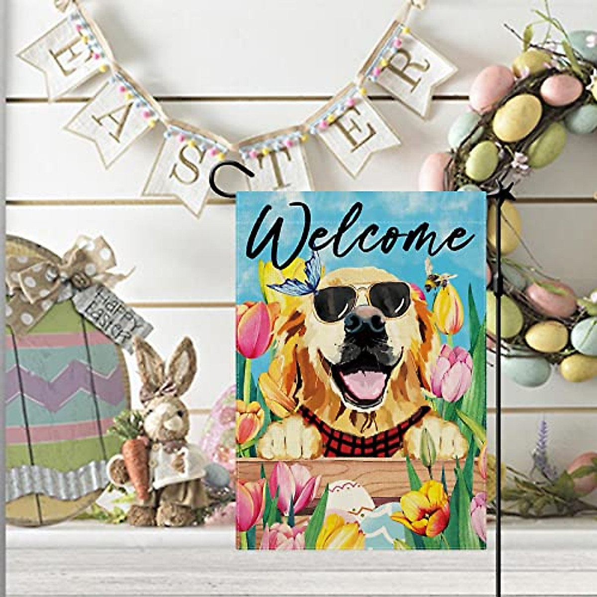 CMEGKE Spring Golden Retriever Tulip Garden Flag, Spring Golden Retriever Dog Flag, Easter Garden Flag Spring Summer Vertical Double Sided Burlap Welcome Dog Floral Holiday Party Rustic Farmhouse Yard Home Outdoor Decoration 12.5 x 18 In