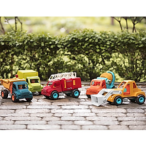 Battat – Toy Fire Truck & Figures – Classic Toddler Trucks – Red Fire Engine Toy – Soft Rubber Wheels – 18 Months + – Fire Engine