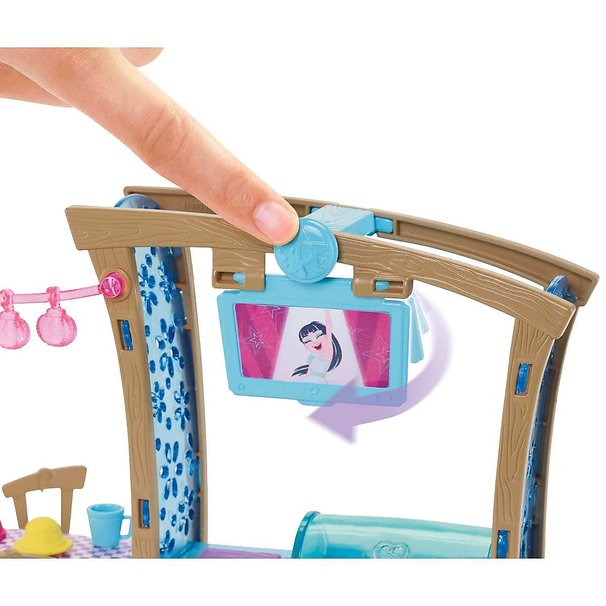 Polly Pocket Backyard Barbeque Playset with 3-inch Polly Doll & Accessories
