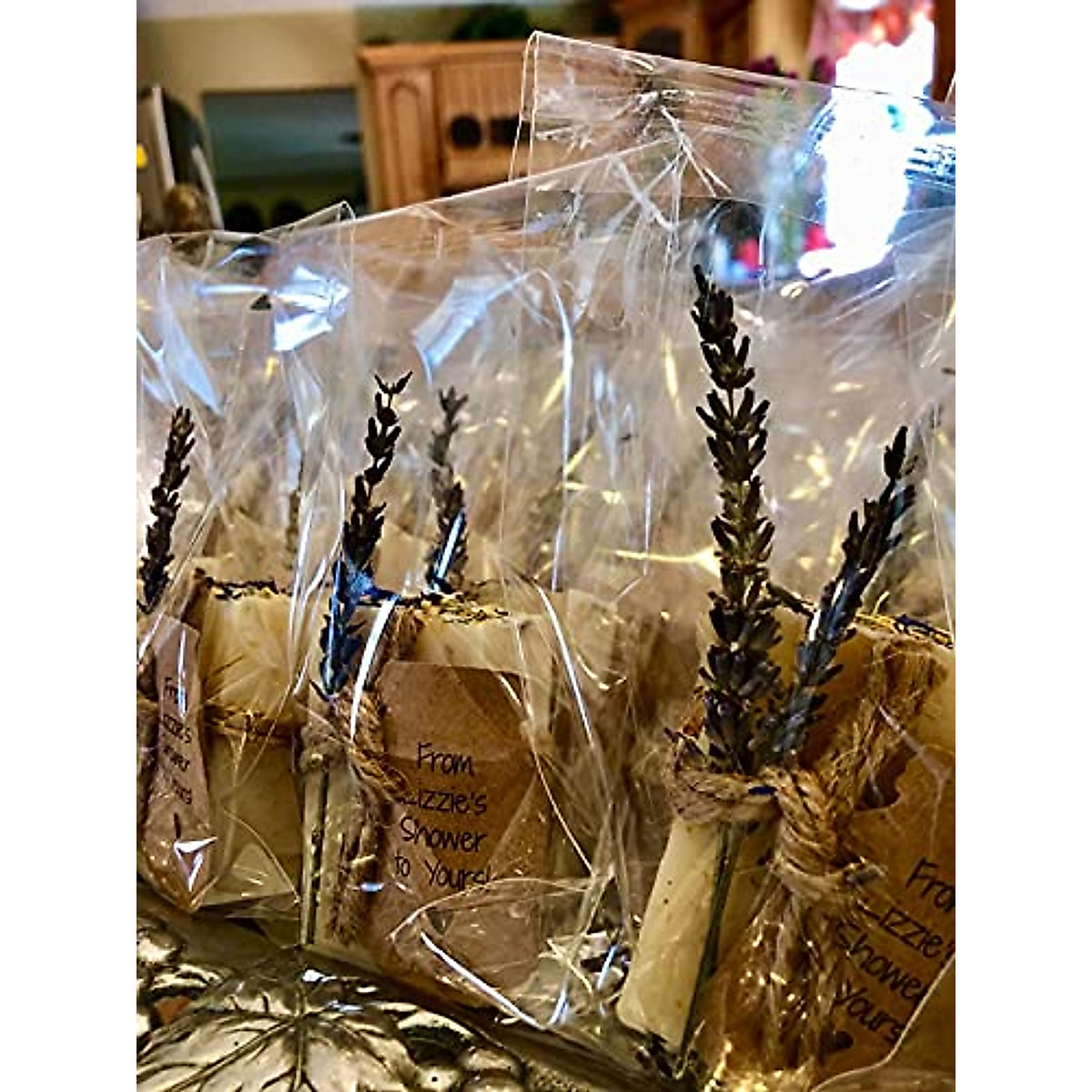 RFWIN Clear Cellophane Bags Self Sealing Treat Bags, 6 x 9 Inches Self-Adhesive Cello Bag for Sweet Popcorns, Birthday Candy Cookies, Valentine Chocolates Lollipops, Soap Jewelry Photo Cards