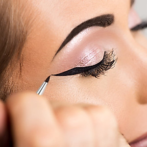 Eyeliner Brushes Set,JASSINS Fine Angled Eyeliner Brushes,Precision Gel Eye Liner Ultra Fine Bent Makeup Brush For Newbies and salon（3PCS）