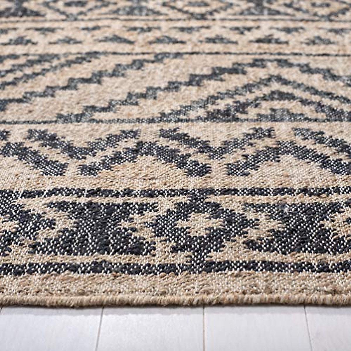 SAFAVIEH Kilim Collection 4' x 6' Natural / Charcoal KLM751A Handmade Moroccan Boho Jute & Cotton Area Rug