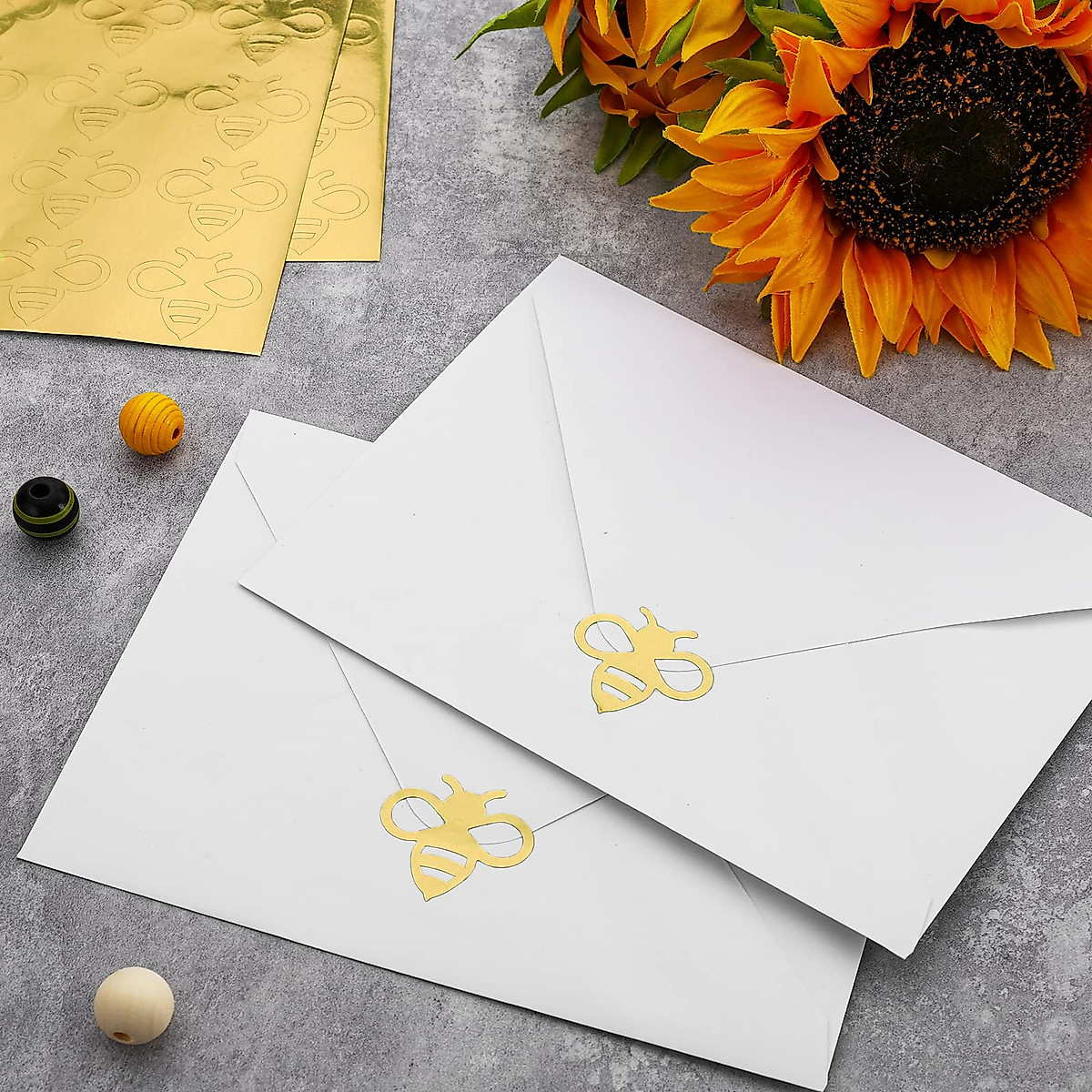 Whaline 480Pcs Gold Foil Bumble Bee Stickers Self-Adhesive Honey Bee Shape Envelope Seal Stickers Gold Label Decals for Bee Day Spring Summer Greeting Invitation Cards Sealing Birthday Gift Wrapping