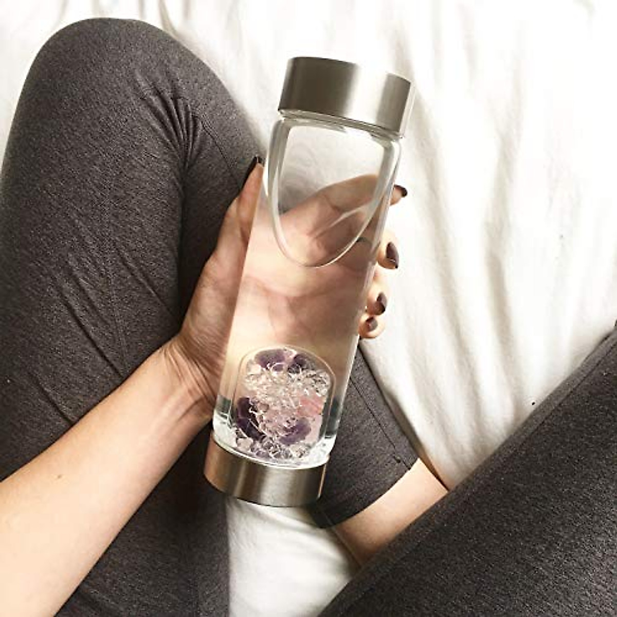 VitaJuwel ViA WELLNESS - Crystal Water Bottle with Amethyst, Rose Quartz & Clear Quartz