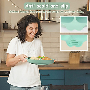 ACWIWIL Toddler Plates with Suction, 100% Food Grade Silicone Divided Plates, Baby Plates & Dishes, BPA Free, Microwave & Dishwasher Safe-Set of 1-Green