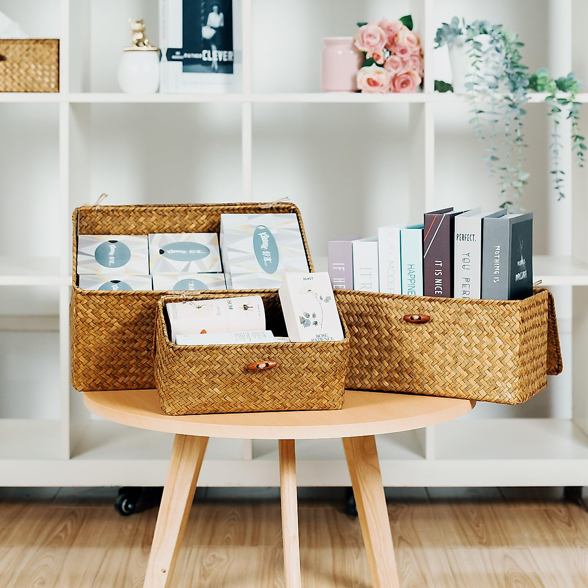 Ruosuruosu Decorative Wicker Storage Bins with Lids,Woven Seagrass Storage Baskets for Kids Toys,Shelves, Bathroom, Bedroom,Set of 3 Stackable Storage Boxes Large, Medium, Small