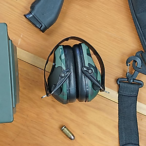 BOOMSTICK Camo Electronic Ear Muff with 4 AAA