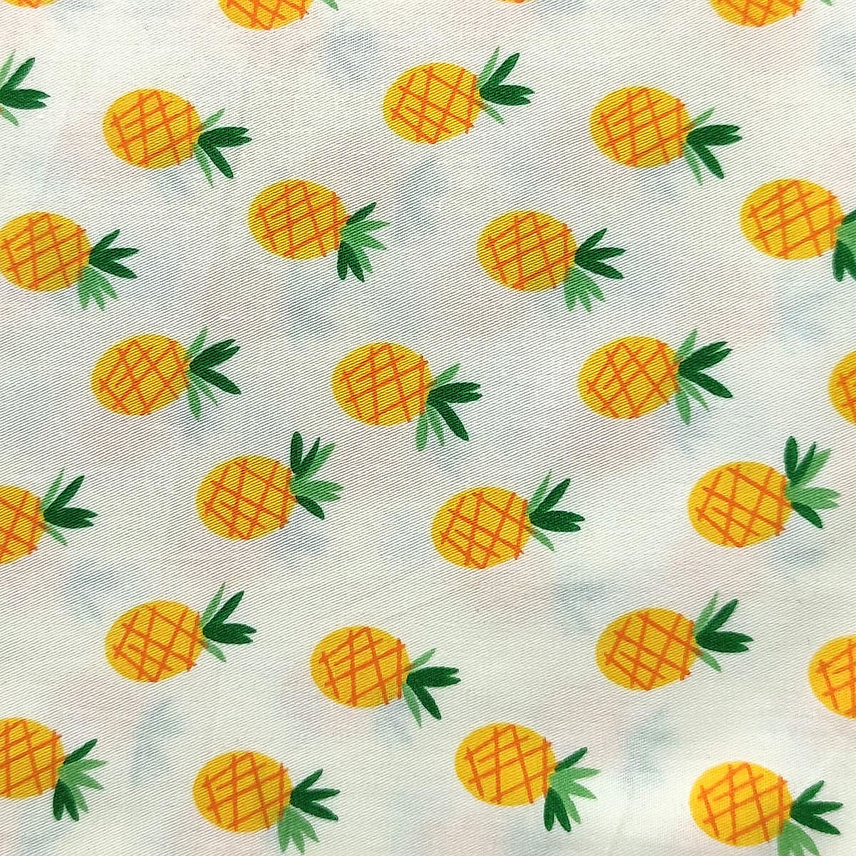 Qililandiy 100% Cotton Pineapple Print Cotton Fabric Quilting Fat Quarter Bundles Patchwork Fabric for Sewing DIY Crafts (1.09 Yard x 1.72Yard)