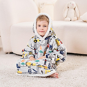 Wearable Blanket Hoodie for Kids, Super Warm and Soft Sherpa Flannel Sweatshirt Blanket with Giant Pocket, Hooded Blanket for 2-6 Year Old Boys Gifts, Construction Truck