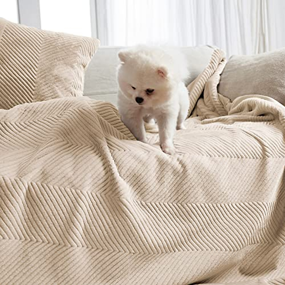 Cozy Bliss Super Soft Fuzzy Herringbone Faux Fur Throw Blanket for Couch 60"x80", Chevron Faux Fur Blanket Throw Blanket, Luxury Plush Decorative Throw Blanket for Sofa Bed (60" x 80", Beige)