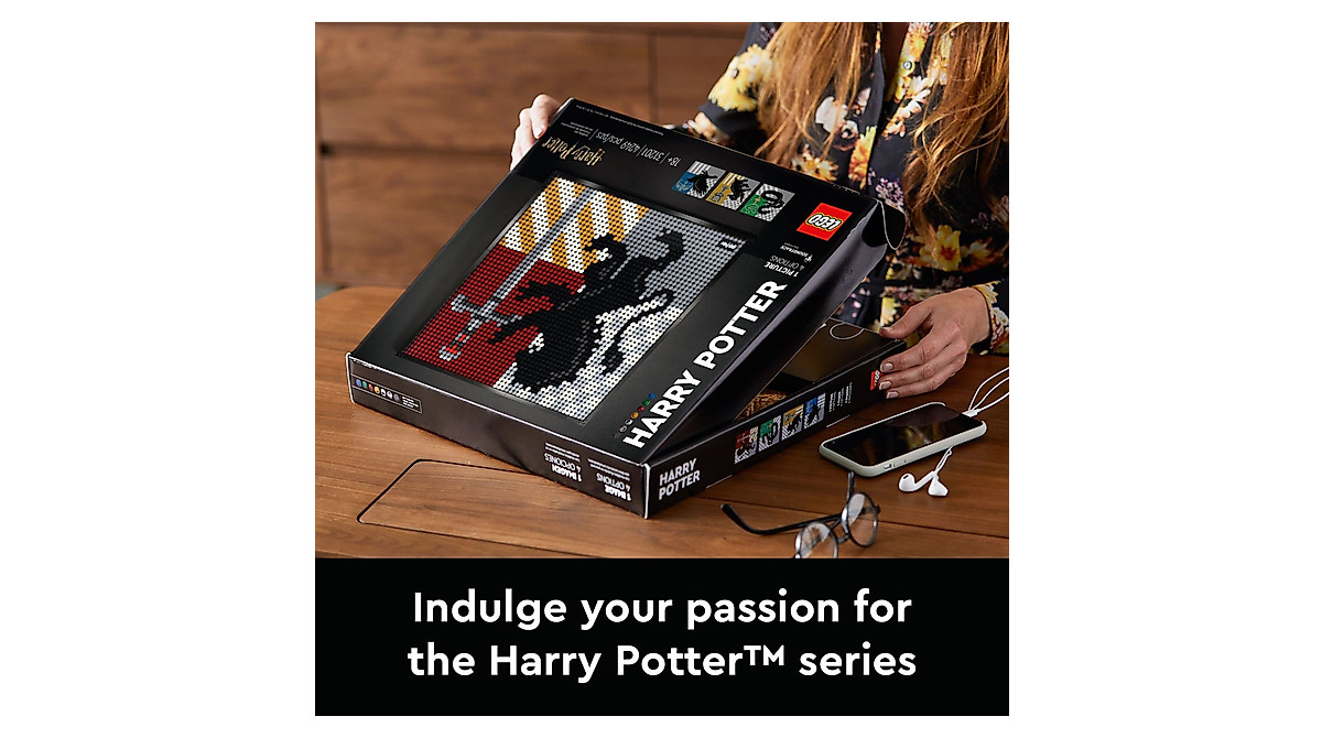 Build Your Hogwarts Crest: LEGO Harry Potter Art Kit