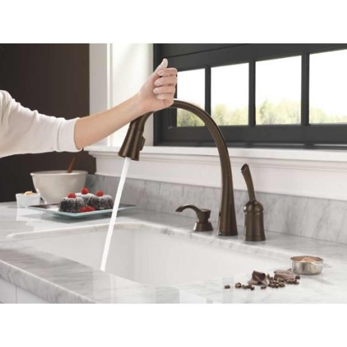 Delta Faucet Pilar Kitchen Soap Dispenser for Kitchen Sinks, Venetian Bronze RP50781RB