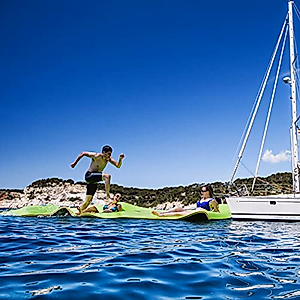 GYMAX Floating Water Mat, 12' x 6' Foam Water Floating Pad with Safe Bungee Tether and Storage Straps, 3-Layer XPE Foam Floating Island for Pool Lake River Outdoor Water Activities (Green)