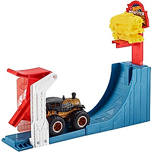 Hot Wheels Monster Trucks Big AIR Breakout Play Set