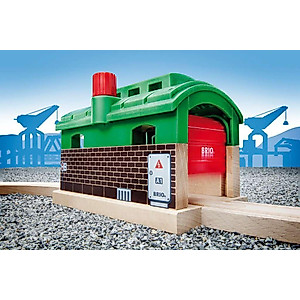BRIO World 33574 - Train Garage - 1 Piece Wooden Toy Train Accessory for Kids Age 3 and Up