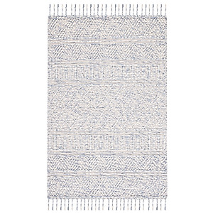 Safavieh Natura Collection Accent Rug - 4' x 6', Grey & Ivory, Handmade Moroccan Boho Farmhouse Tribal Braided Tassel Wool, Ideal for High Traffic Areas in Entryway, Living Room, Bedroom (NAT187F)