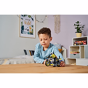 Dickie Toys 203712018 Yamaha Motorbike Toy with Police Figure for Children from 3 Years with Blue Light and Siren, Freewheel, 17 cm Long, Multicoloured, One Size