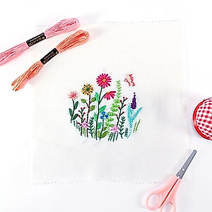 Caydo 100 Colors Embroidery Floss and 12 Skeins Variegated & 10 Skeins White & 10 Skeins Black Color and 10 PCS Floss Bobbins for Friendship Bracelet Strings Kits, Cross Stitch Sewing Crafts