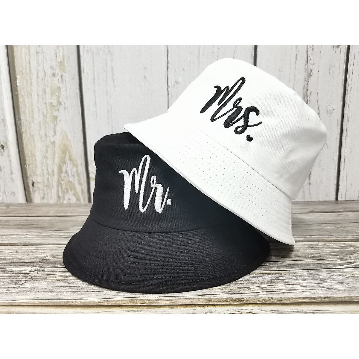 Enodtter Mr and Mrs Bucket Hats for Couples, Embroidered Bride Groom Matching Hats, Embroidery Summer Beach Hats, Newlywed Honeymoon Wedding Gift