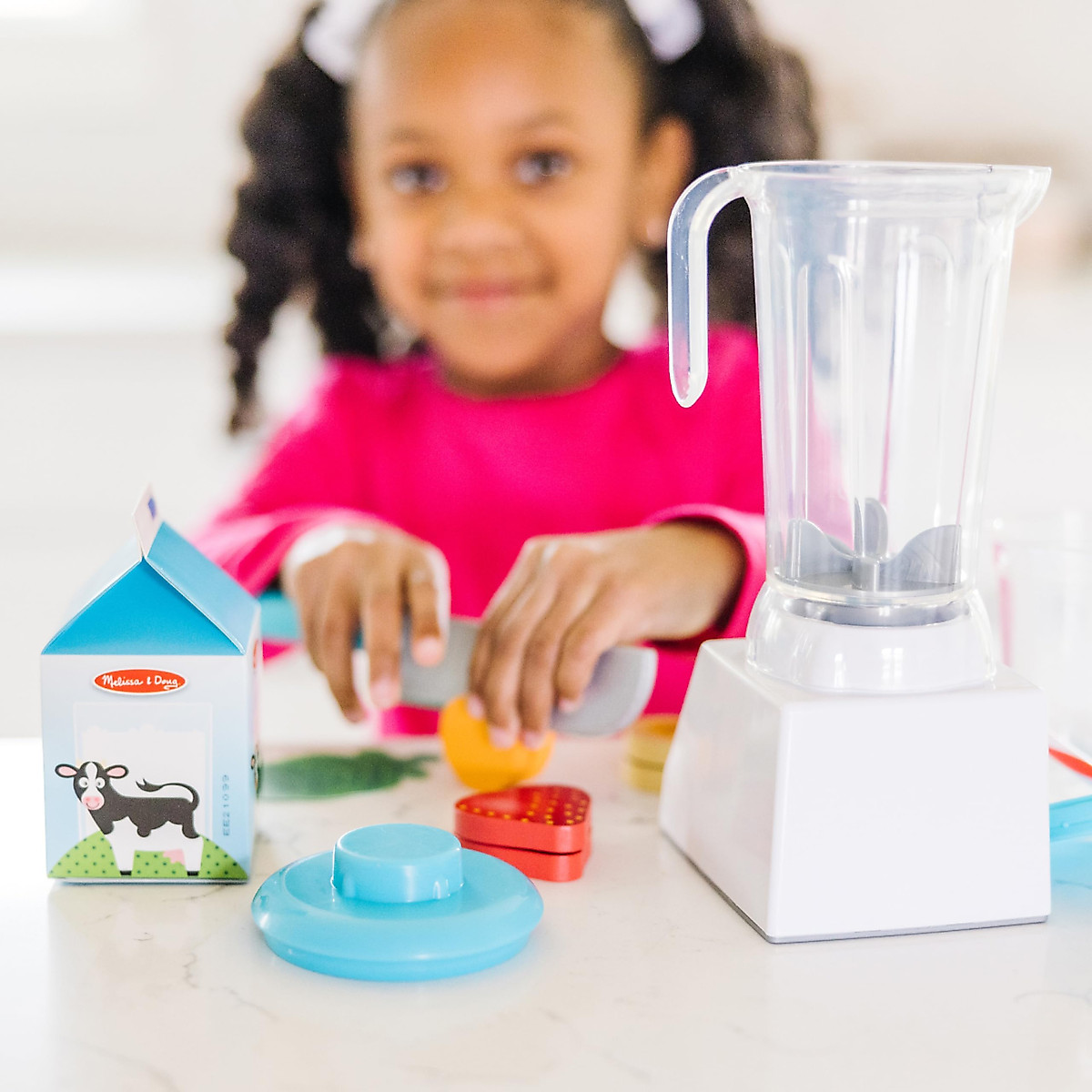 Melissa & Doug Smoothie Maker Blender Set with Play Food - 22 Pieces - Play Blender Mixer Toy for Kids Kitchen Ages 3+