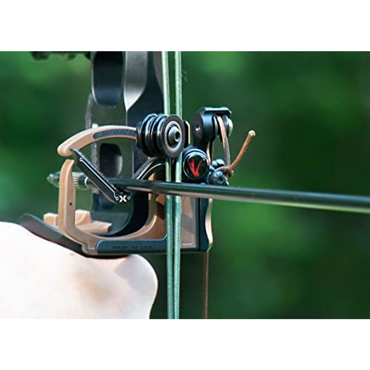Vapor Trail Archery Gen 7X Arrow Rest, Right Hand, Mathews Bracket, Black Cage, (7XRH-M-01)