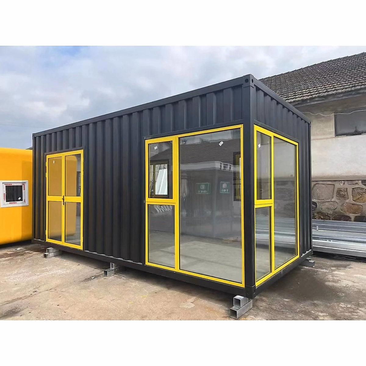 Portable prefabricated Tiny Home，Prefabricated Steel Frames Container House, Mobile prefab Office,Food Selling Booth, Shopping Container Home of 18㎡ 36㎡ 73㎡