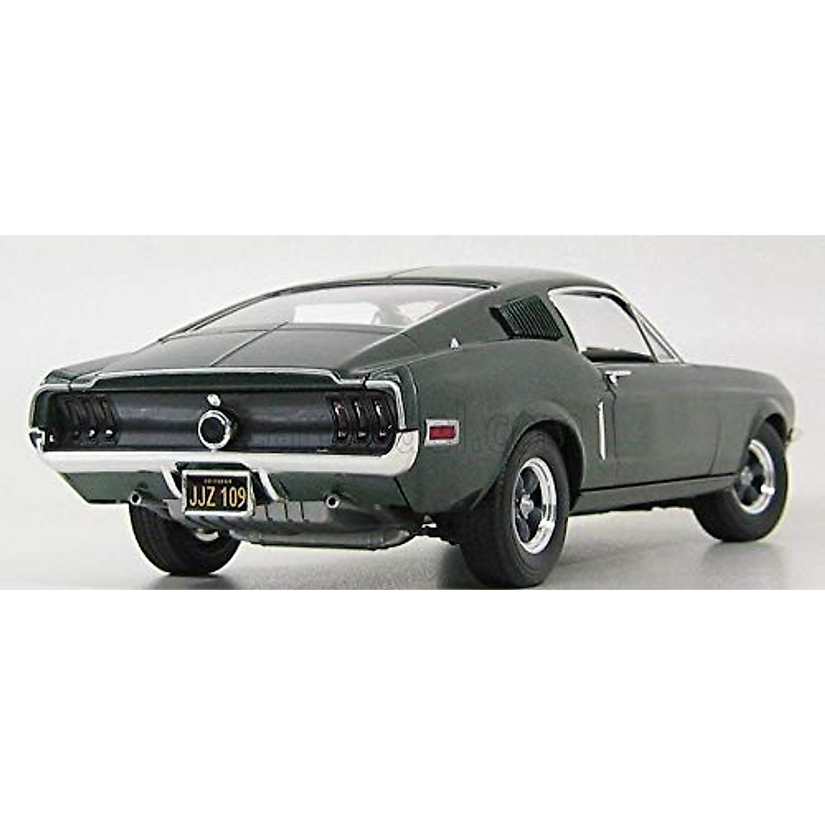 Greenlight 12822 Steve McQueen Bullitt 1968 Ford Mustang GT Hard Top 1/18 Scale Diecast