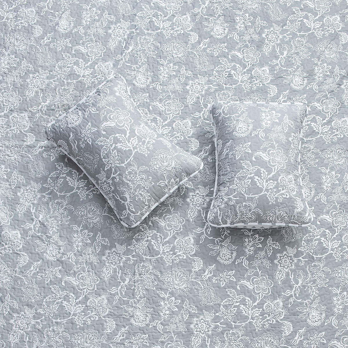 Great Bay Home Floral King Quilt Set with Shams, Delicate Floral Grey Bedding Set, All-Season, Lightweight Bedspread. Reversible, Farmhouse Bedding. (King, Emma)