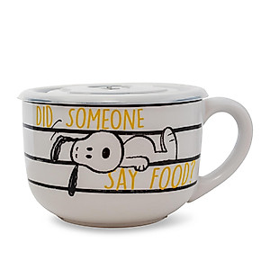 Silver Buffalo Peanuts Snoopy and Woodstock Ceramic Soup Mug with Vented Plastic Lid, 24 Ounces, 1 Count (Pack of 1)