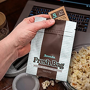 Boveda Fresh Bag Travel Bag for Up To ½ oz – 1 Mylar Bag Preloaded with Boveda 2-Way Humidity Pack 62% RH Size 4 – Humidity Pack in Resealable Bag