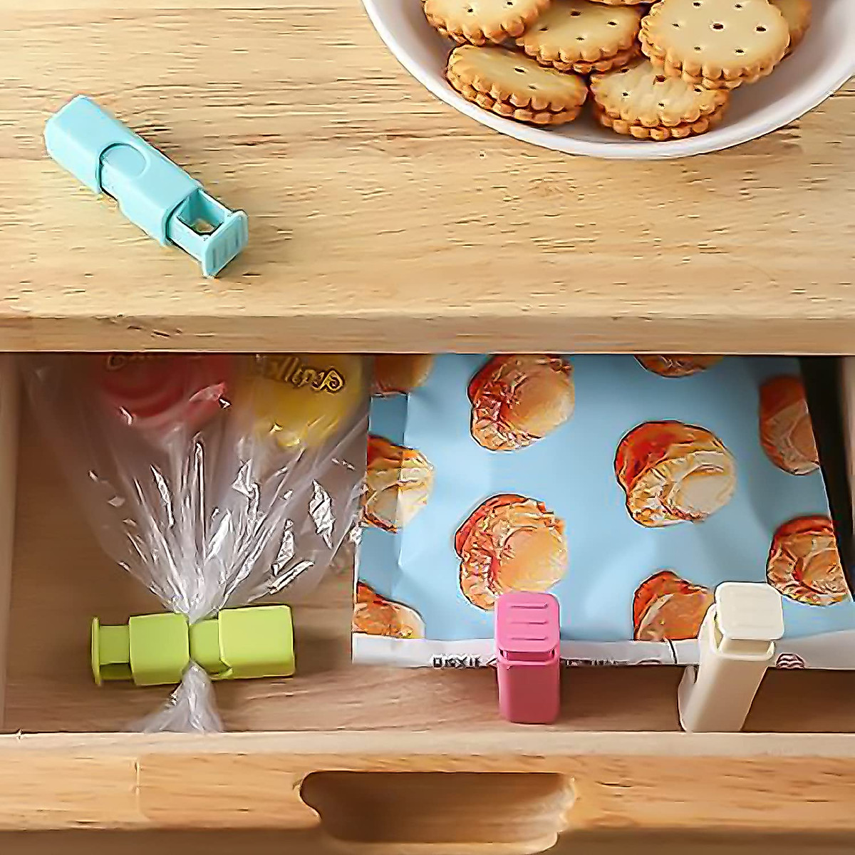 Bag Clips for Food Storage, Bread Bag Clips, Food Bag Clips for Bread, Nuts, Dried Fruit, Frozen Foods Bag Cinch Non-Slip Grip, Easy Squeeze & Lock, 12 Pack (Multi-Color)