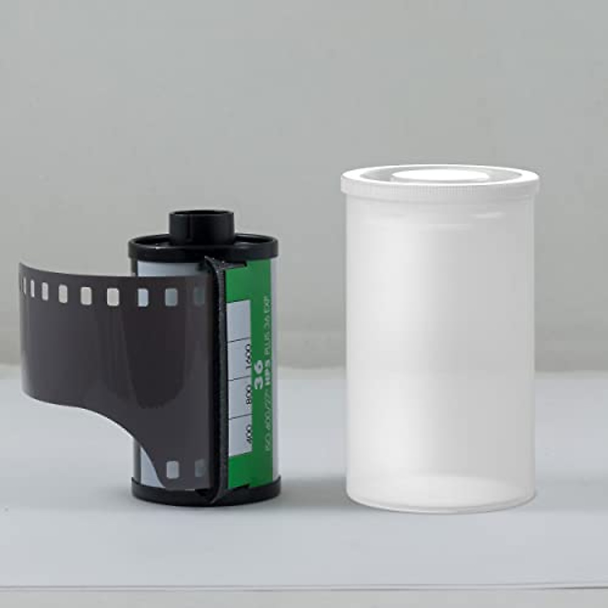 Houseables Film Canisters w/ Caps, 60 Pk, 35MM Empty Camera Reel Containers, for Rockets, White, 8 OZ, 2" H, 1" W, Plastic, Films Developing Processing Tube, Roll Case, Small Accessories, Storage