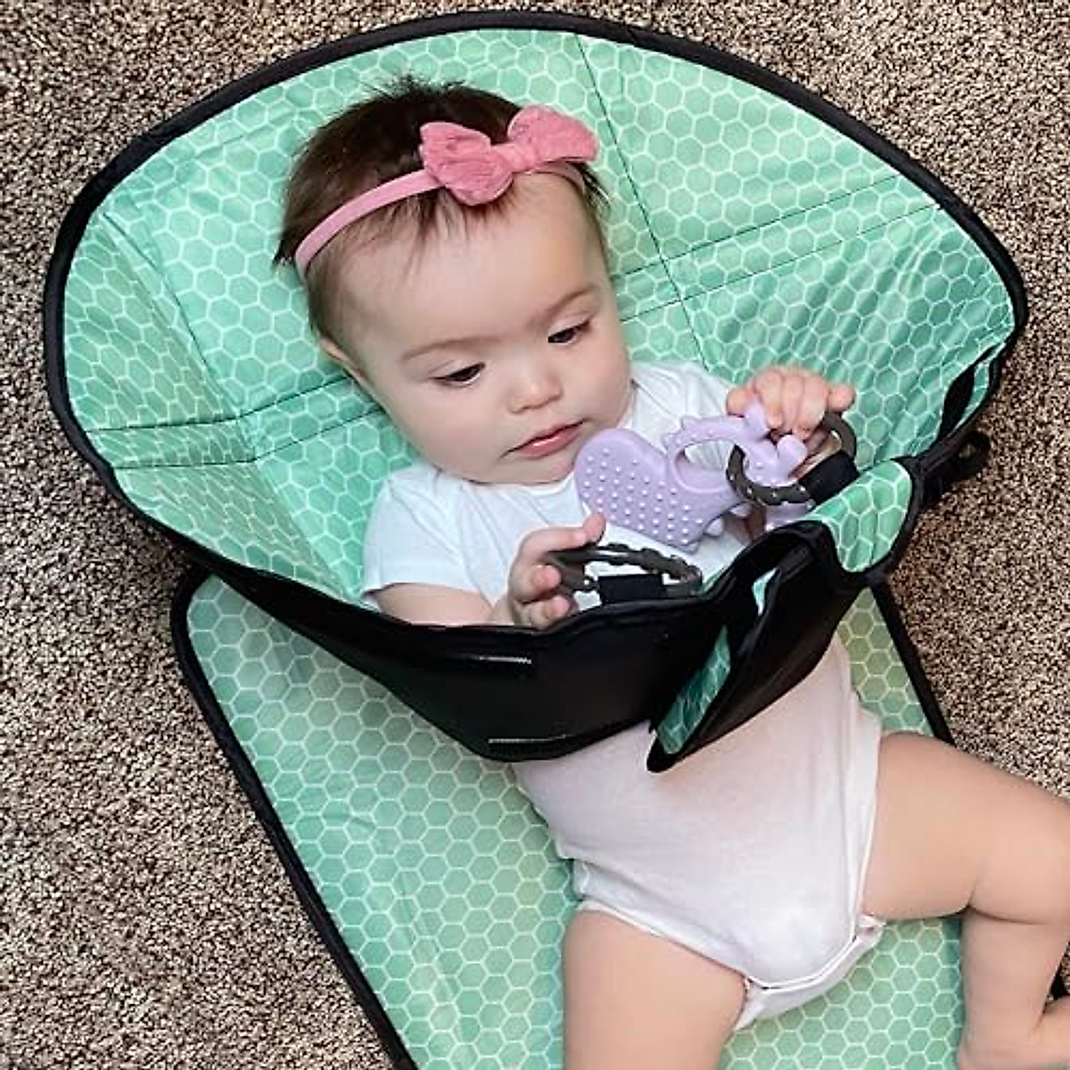 SnoofyBee - Portable Baby Changing Station: Compact, Clean-Hands Design with Dual Storage Pockets - Waterproof & Stylish (Heathered Grey)