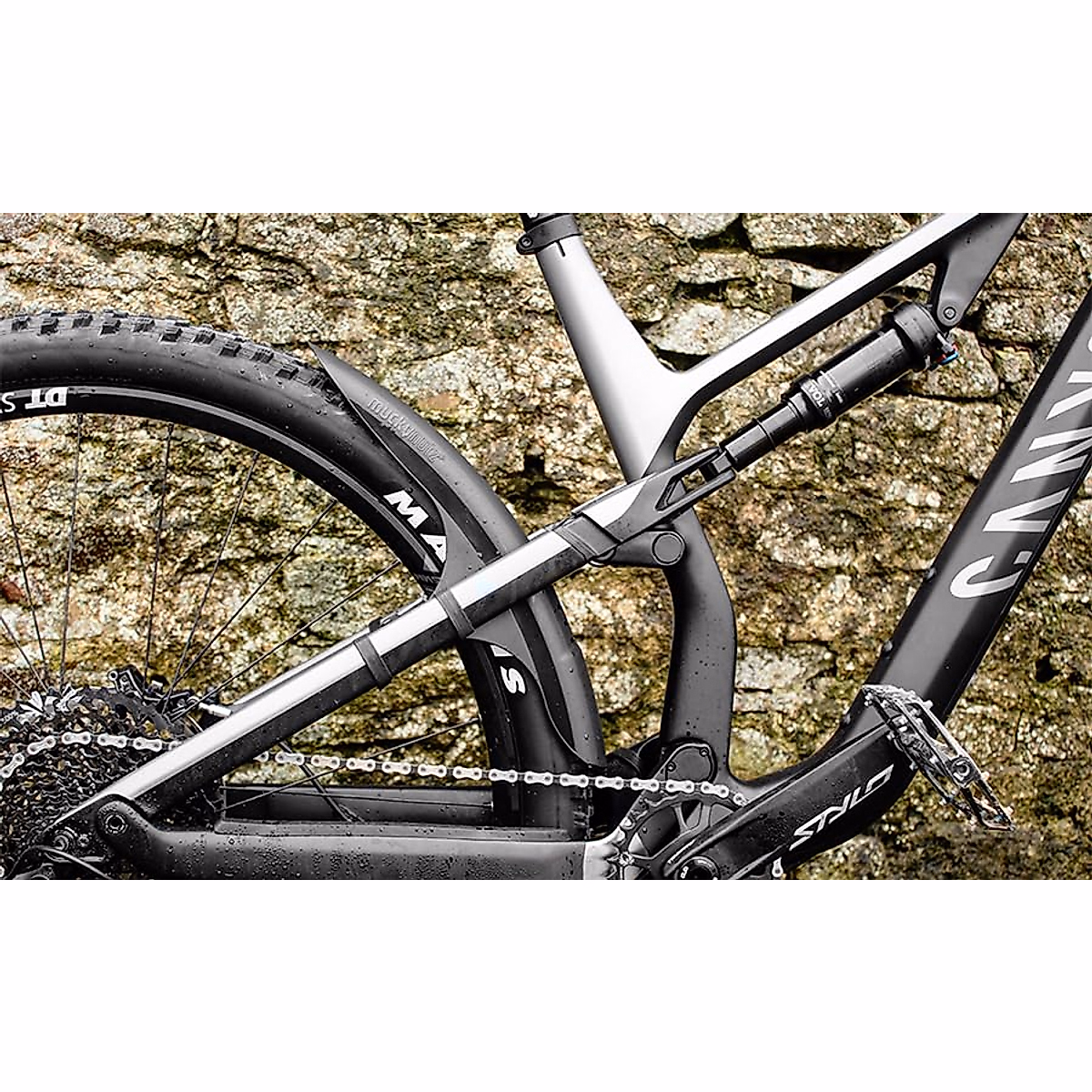 Mucky Nutz, MugGuard, Short