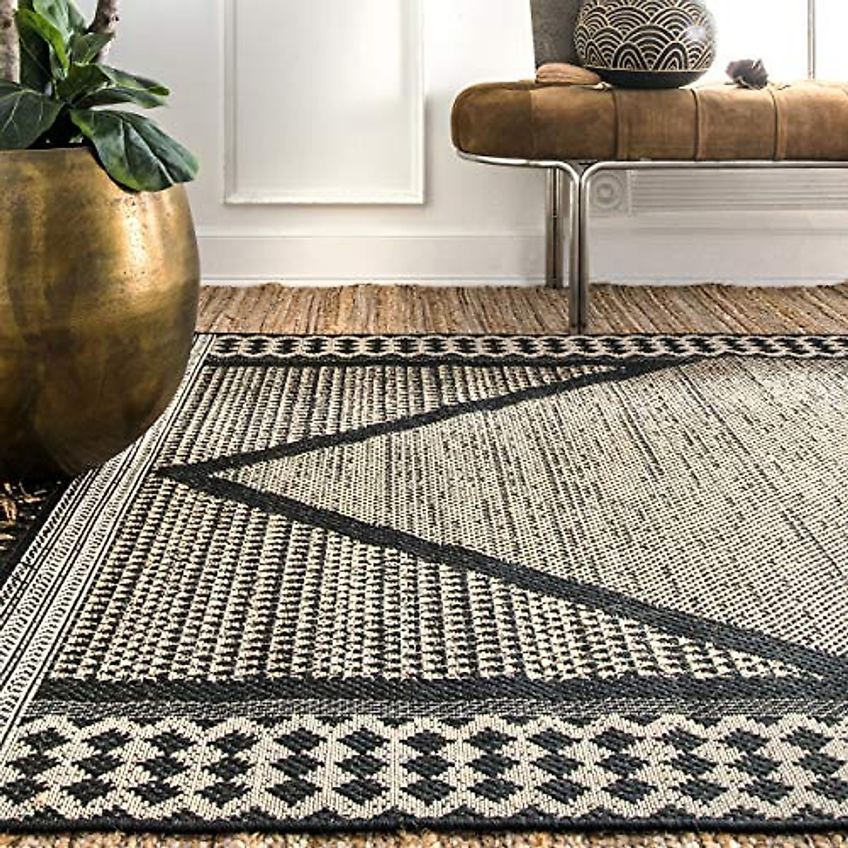 nuLOOM Nicole Modern Diamond Indoor/Outdoor Area Rug, 4 ft x 6 ft, Grey