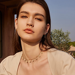 Valloey Rover Daisy White Choker Necklace for Women Gold Tiny Flower Charms Choker Plated 14k Gold Dainty Boho Choker Necklace